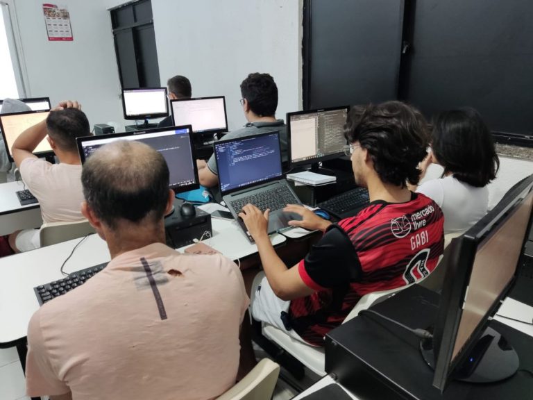Cursos de linguagem HTML, CSS e Dev em Javascript, preparam profissionais nas principais ...